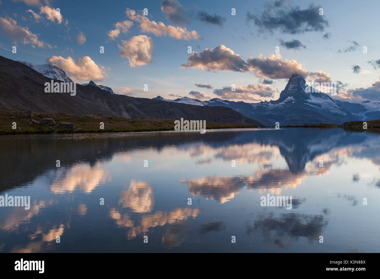 Switzerland matterhorn views from stellisee at sunset hi-res stock ...