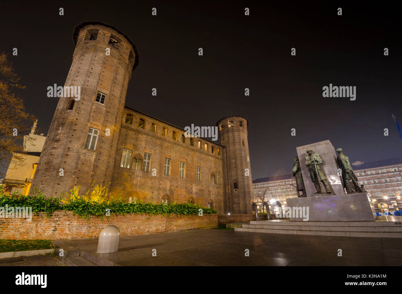 Castello square hi-res stock photography and images - Alamy