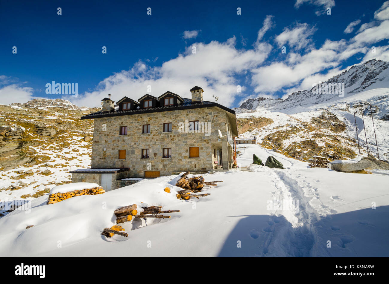 Refuge chabod valsavarenche hi-res stock photography and images - Alamy