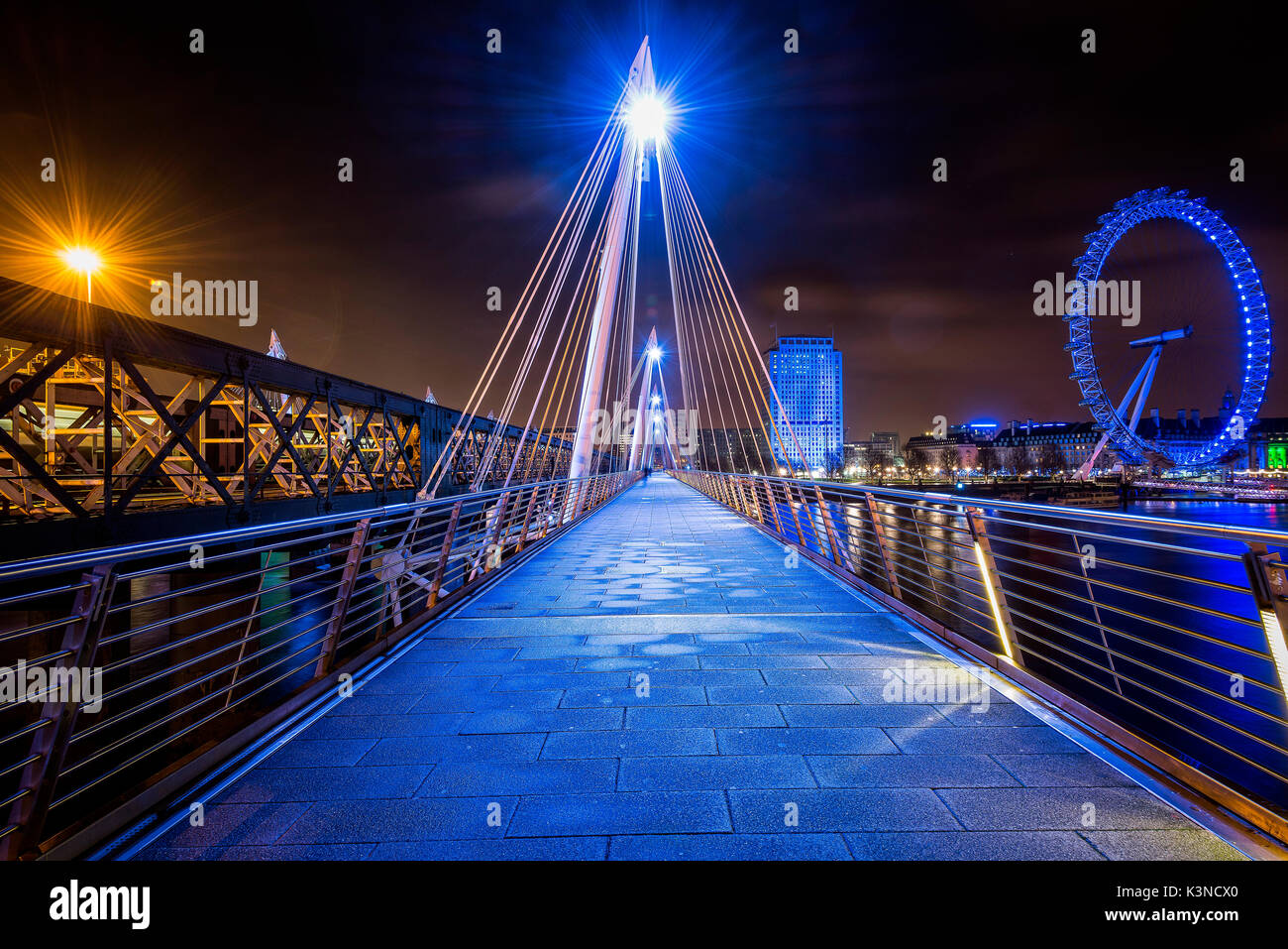 One tower bridge london hi-res stock photography and images - Alamy