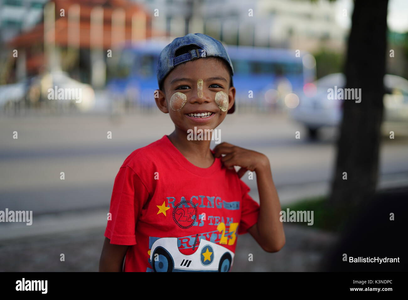 Happy burmese boy hi-res stock photography and images - Alamy