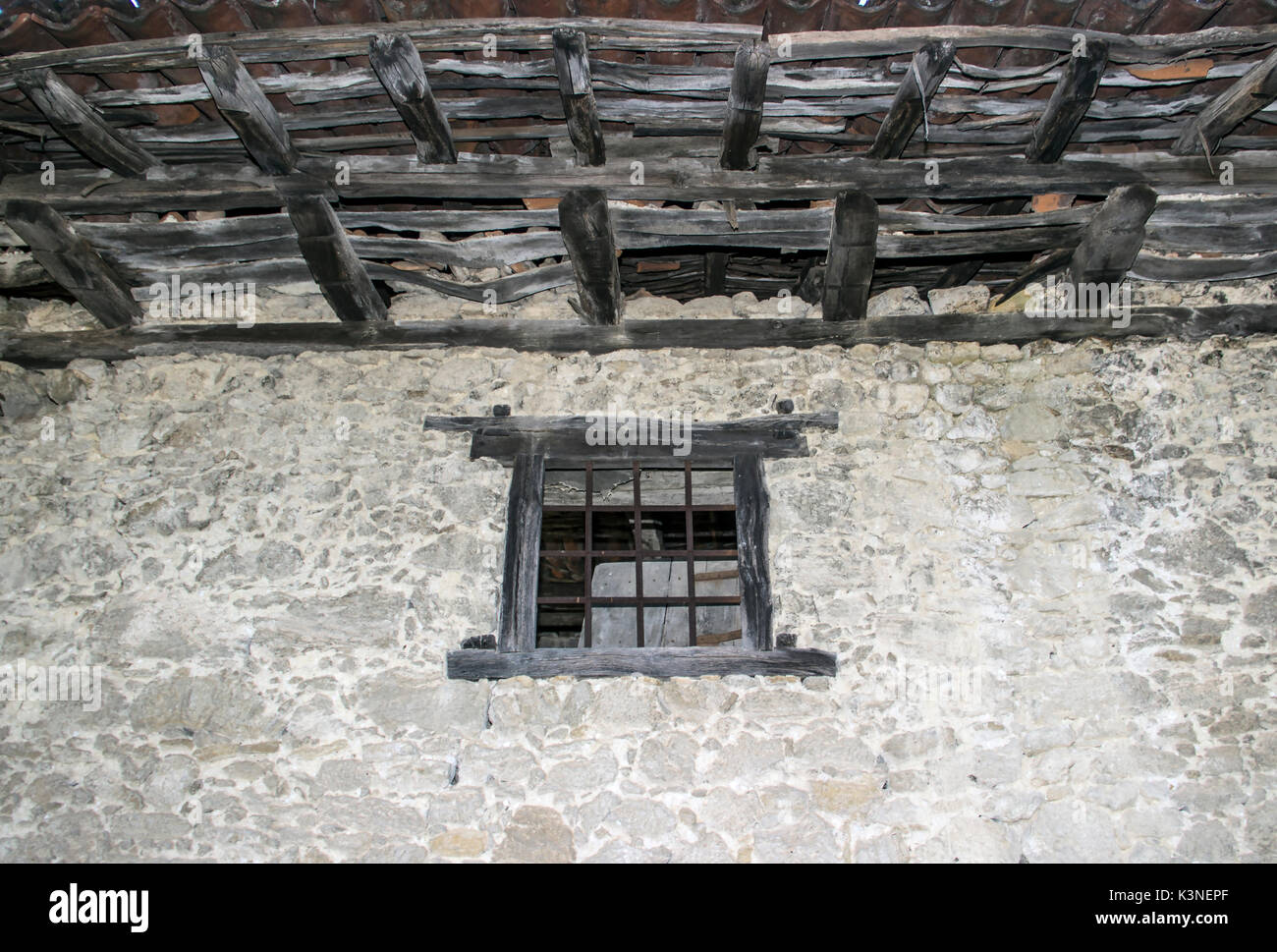 Window abandoned basement wall hi-res stock photography and images - Alamy