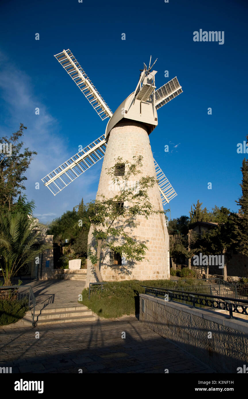 Yemin moshe windmill hi-res stock photography and images - Alamy