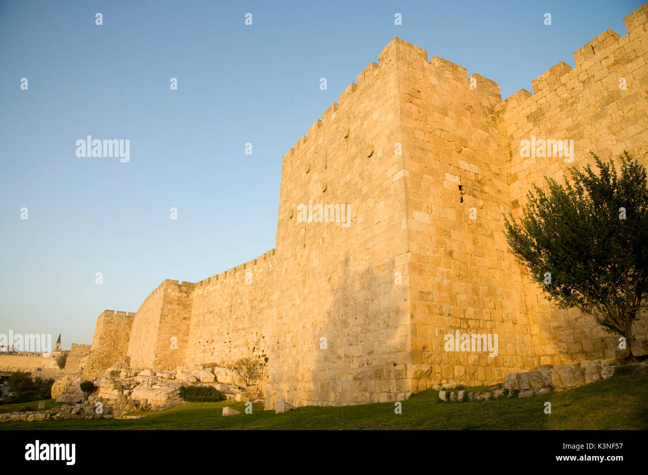 Jerusalem walls hi-res stock photography and images - Alamy