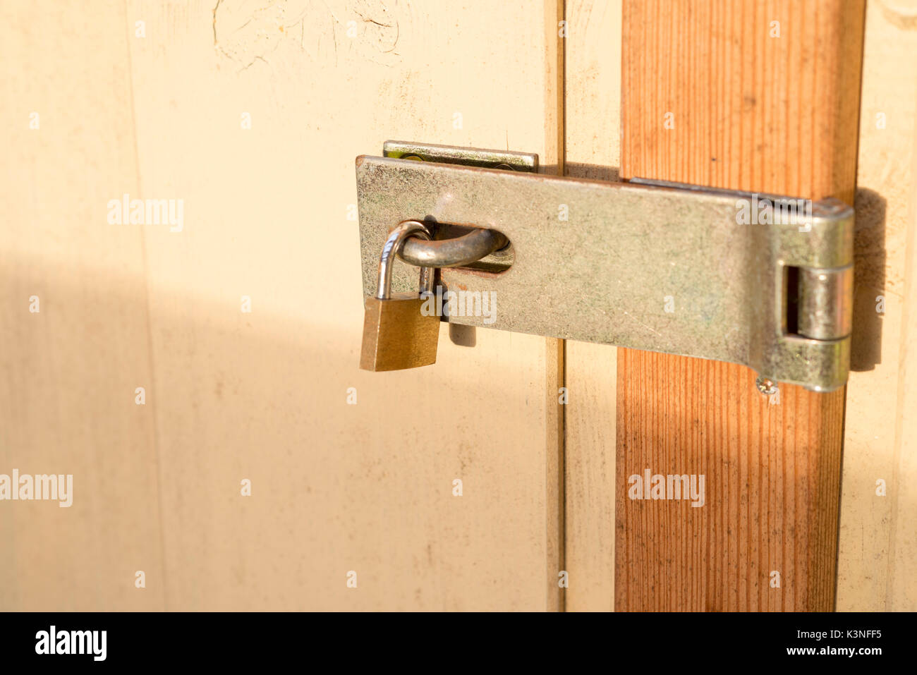 Shed lock hi-res stock photography and images - Alamy