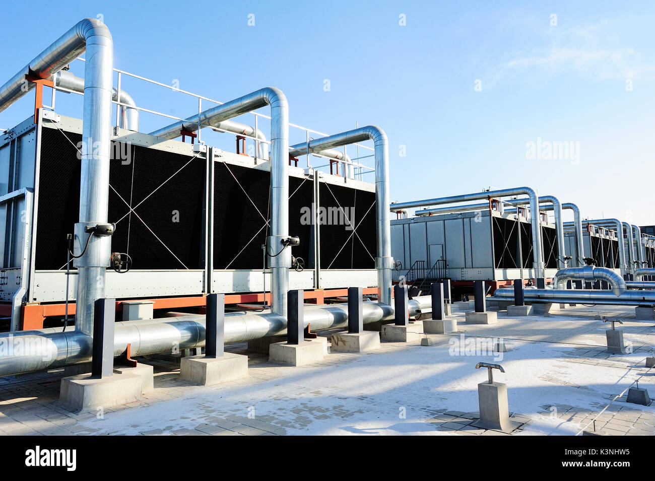 Data center building hi-res stock photography and images - Alamy