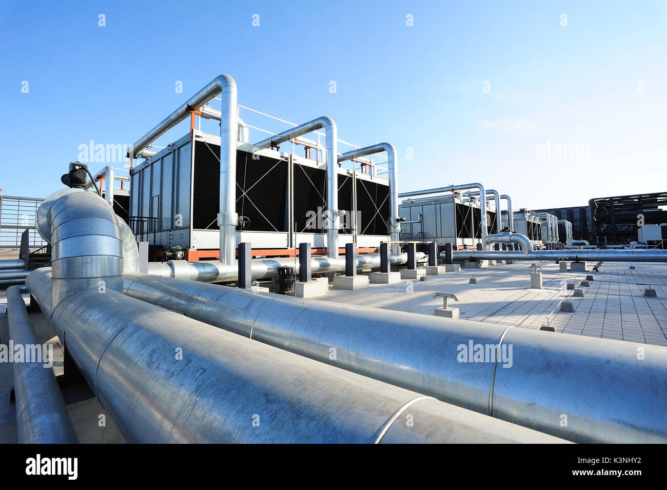 Data center cooling system hi-res stock photography and images - Alamy