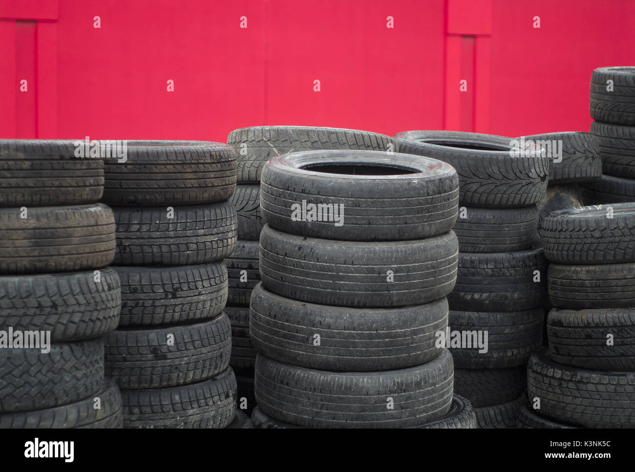 Old stacked background garage car hi-res stock photography and images ...
