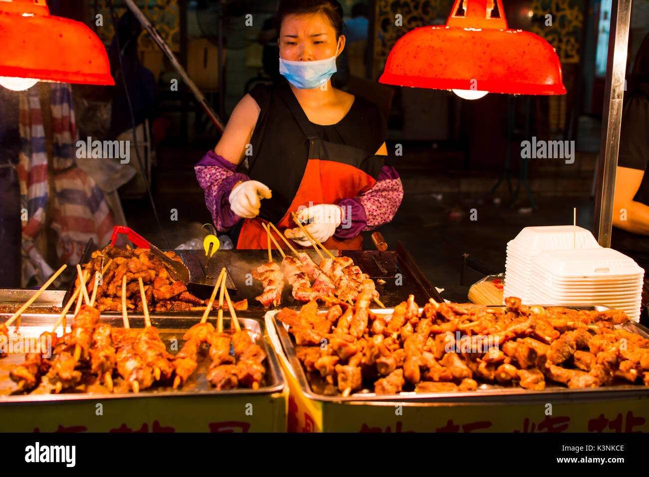 Chinese street food stall hi-res stock photography and images - Alamy