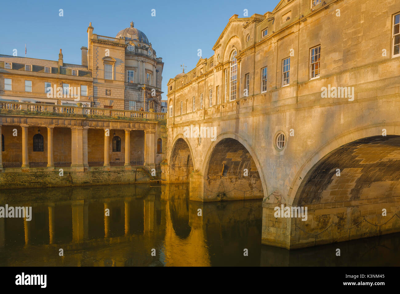 Pulteney bridge bath hi-res stock photography and images - Alamy