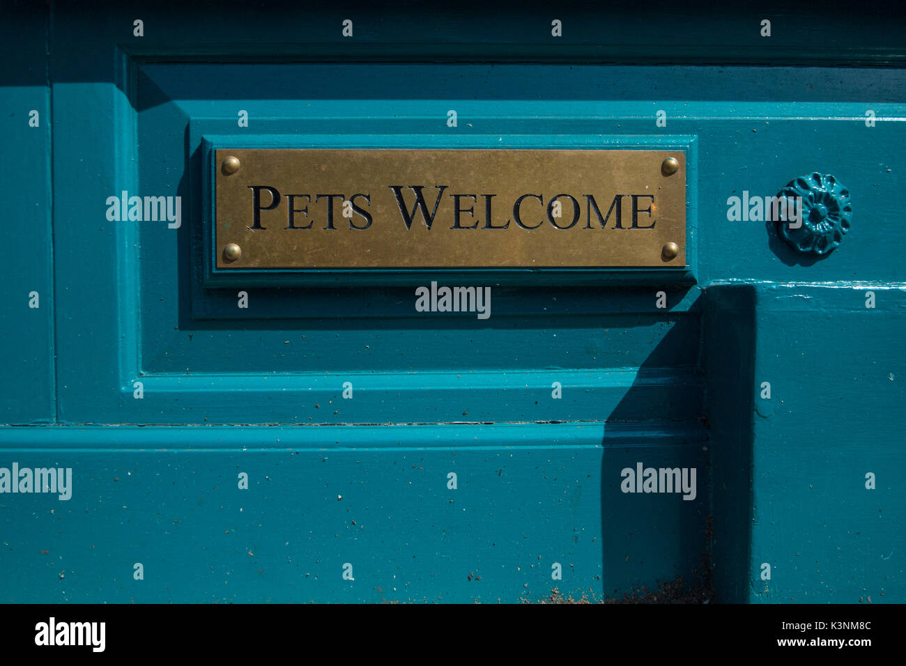 Brass storefront sign hi-res stock photography and images - Alamy