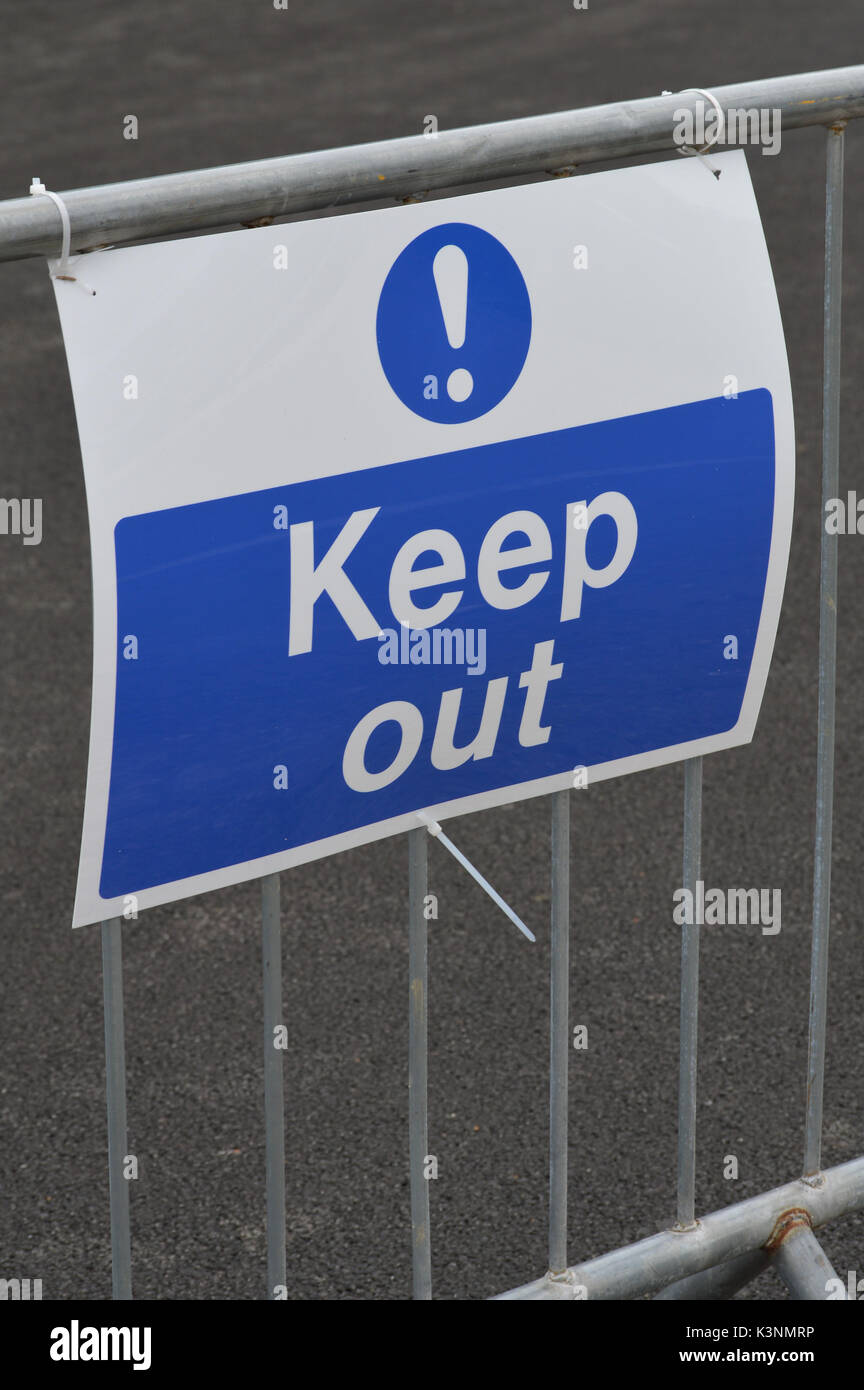 Construction site keep out sign Stock Photo - Alamy