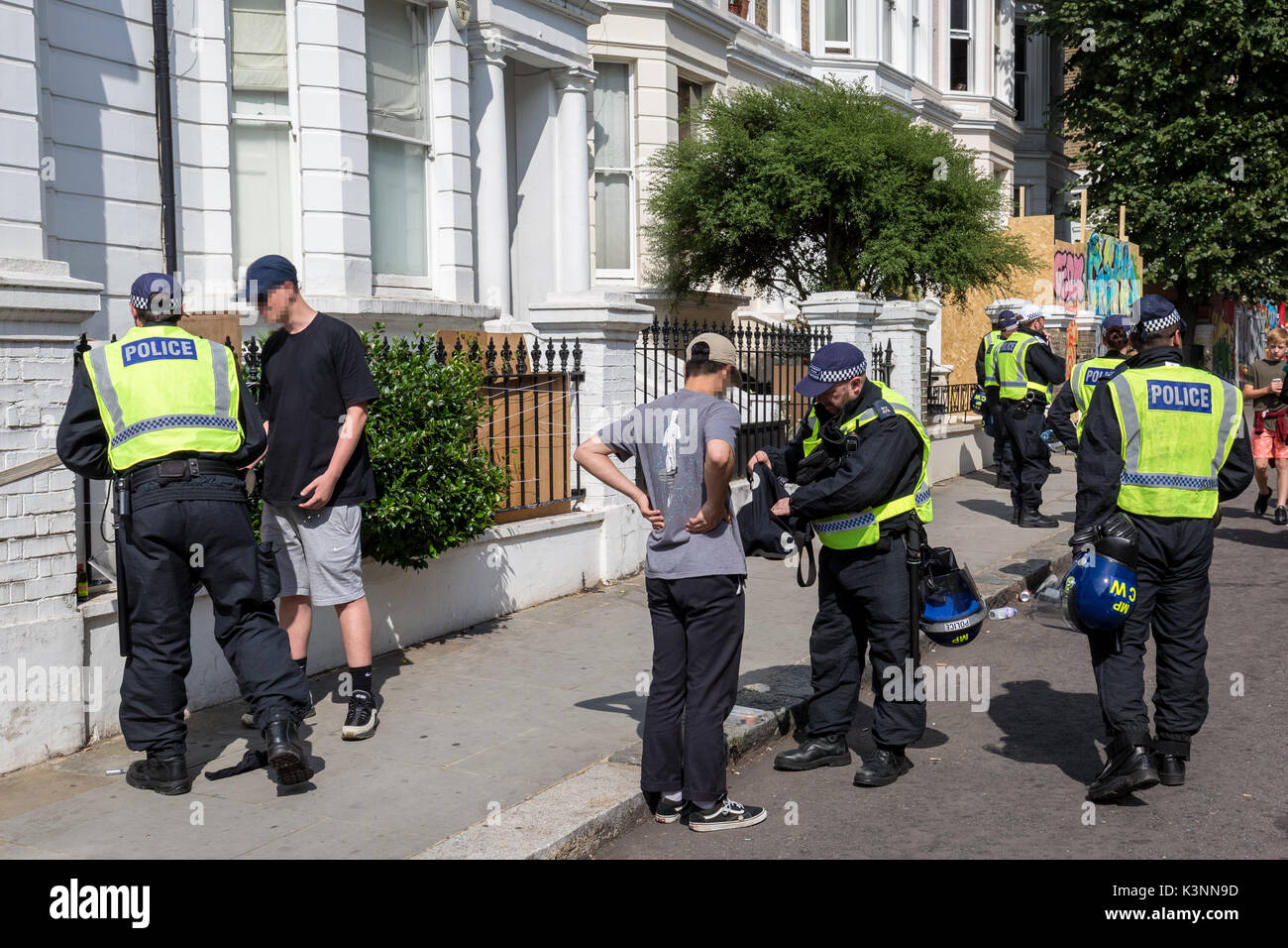 Stop and search uk hi-res stock photography and images - Alamy
