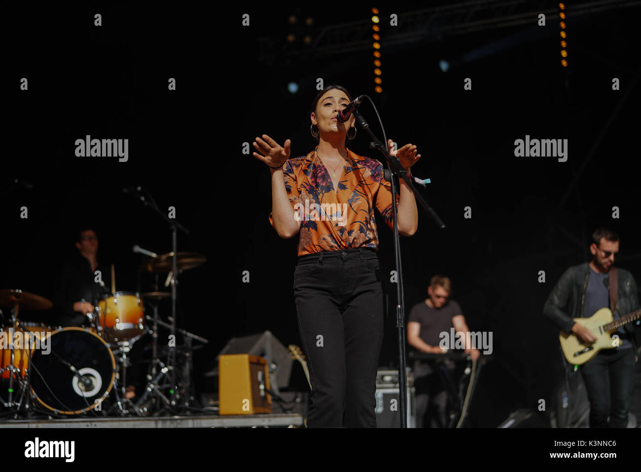 Nadine shah singer hi-res stock photography and images - Alamy