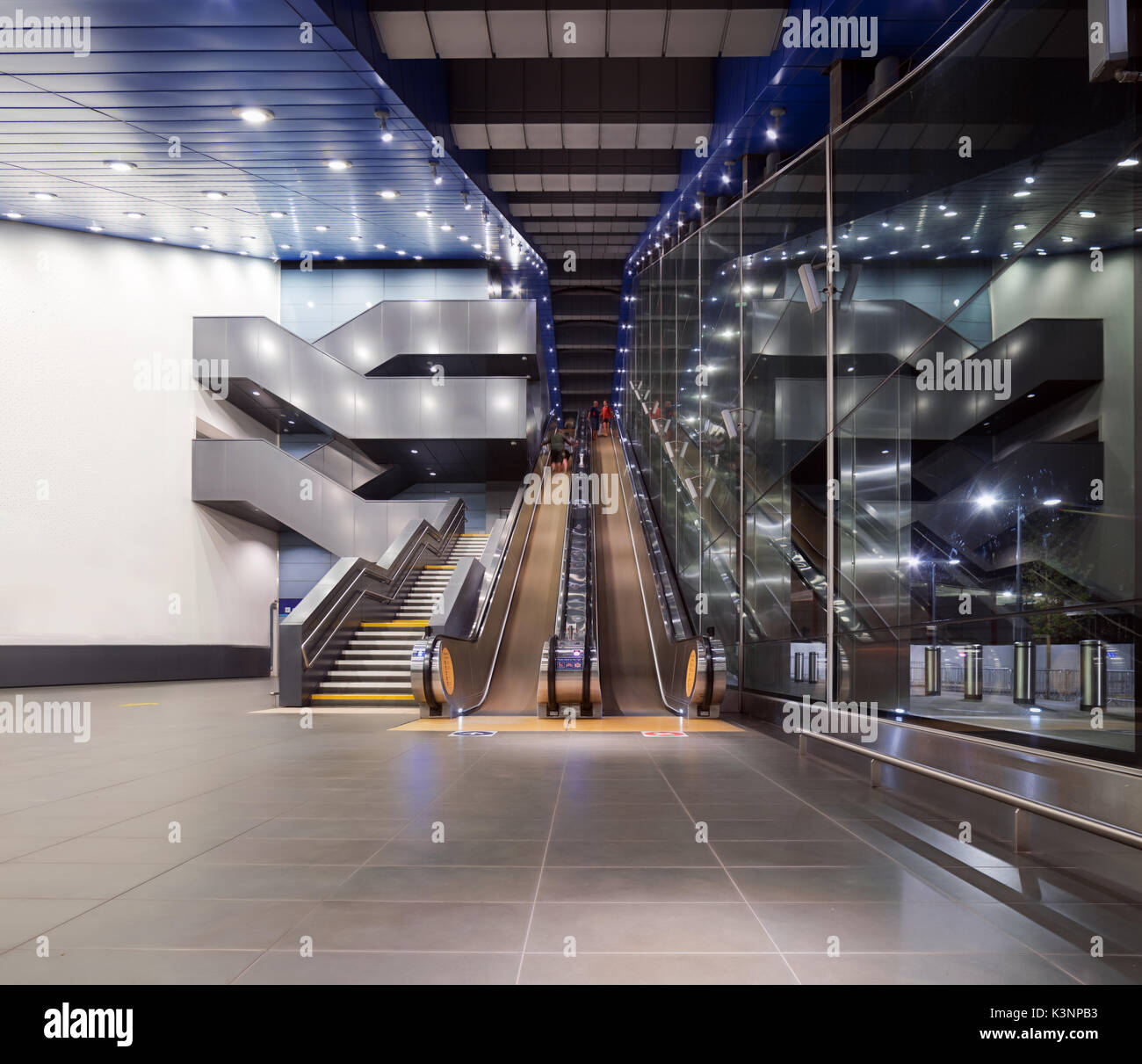 The modern re-built Reading station on the great western mainline Stock ...
