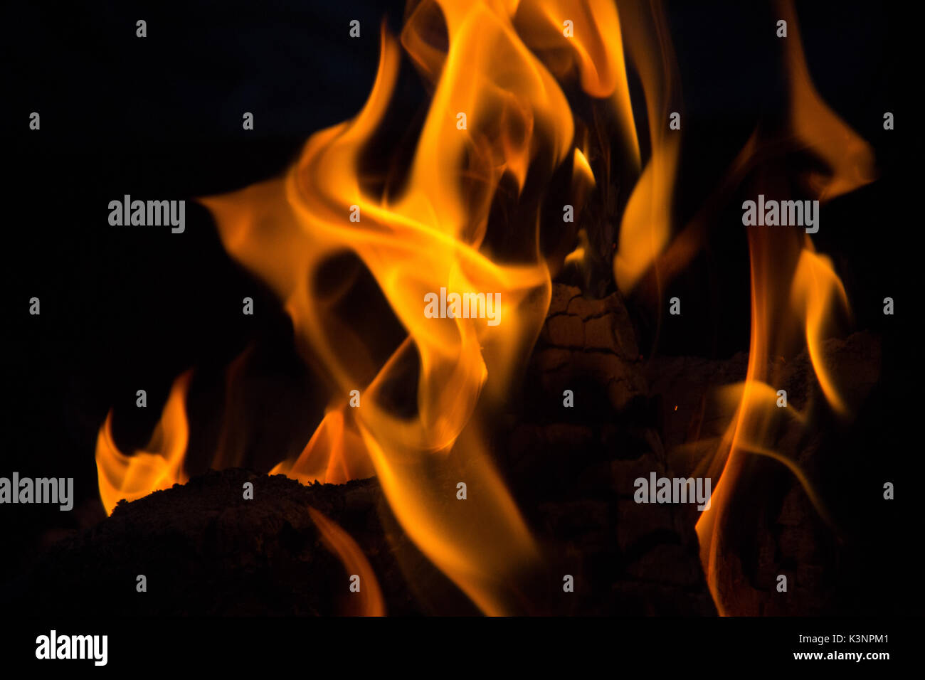 Dancing and bonfire hi-res stock photography and images - Alamy