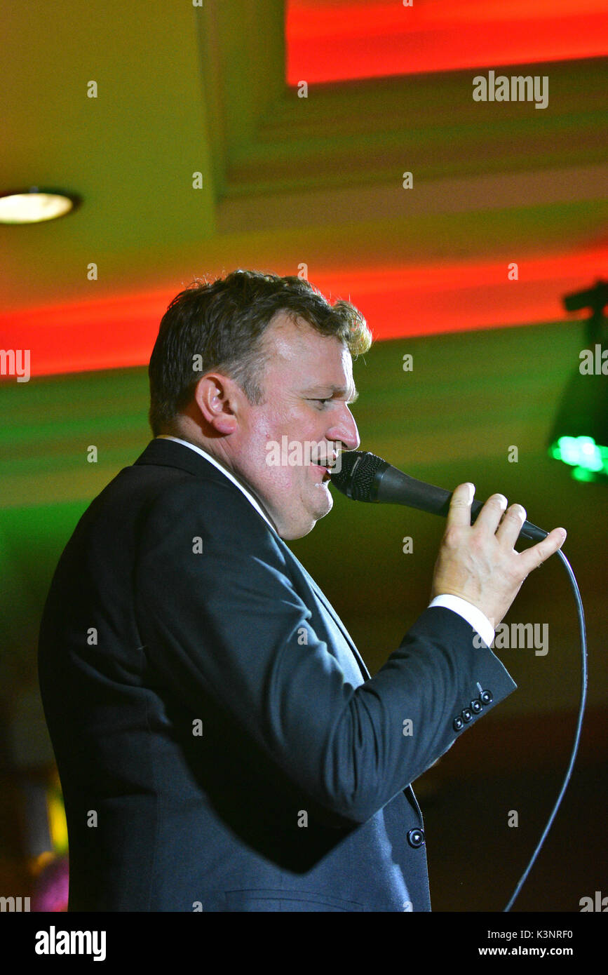 Worldwide acclaimed Country and Irish Music star Jimmy Buckley live on ...