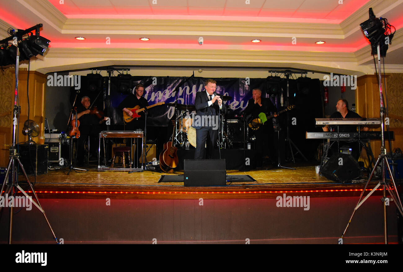 Country musician on stage hi-res stock photography and images - Alamy