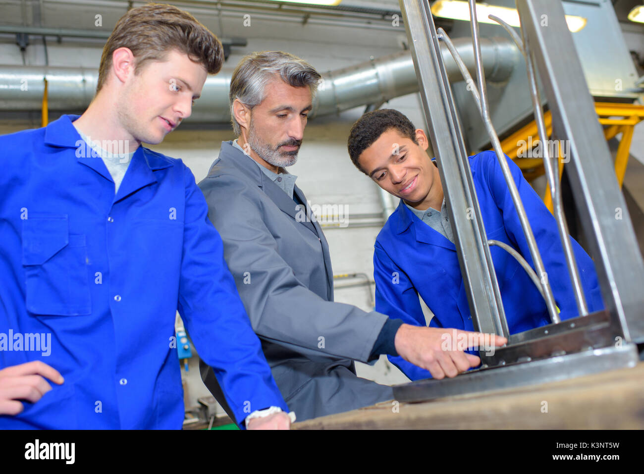 Metallurgist man hi-res stock photography and images - Alamy