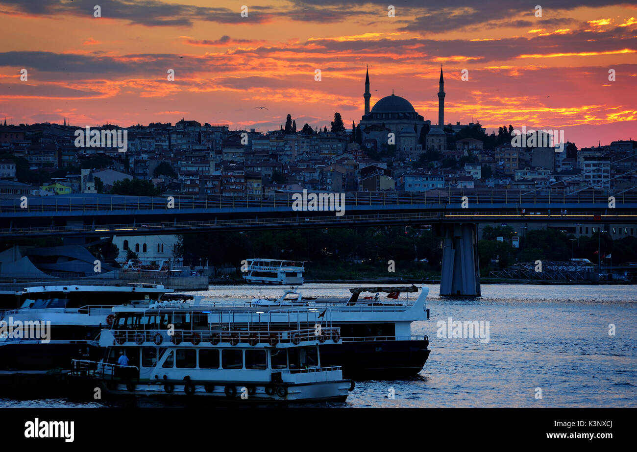 The Blue Mosque at sunset in Istanbul,Turkey Stock Photo - Alamy
