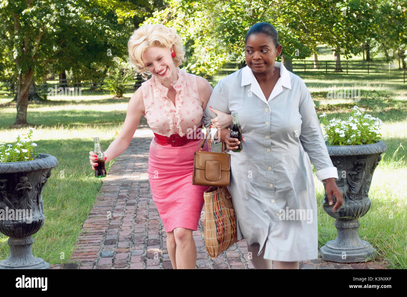 THE HELP [US 2011] JESSICA CHASTAIN, OCTAVIA SPENCER Date: 2011 Stock ...