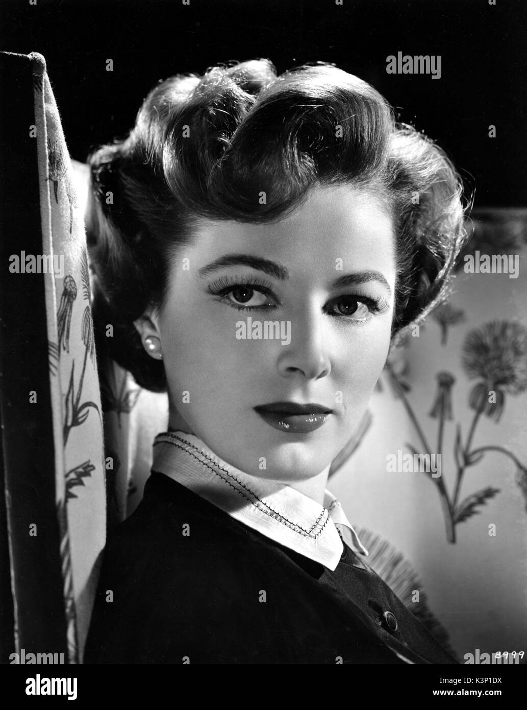 Eleanor parker portrait Black and White Stock Photos & Images - Alamy