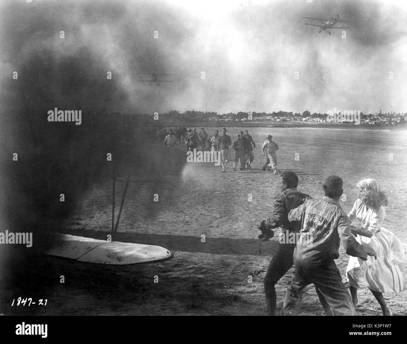 The tarnished angels 1957 hi-res stock photography and images - Alamy