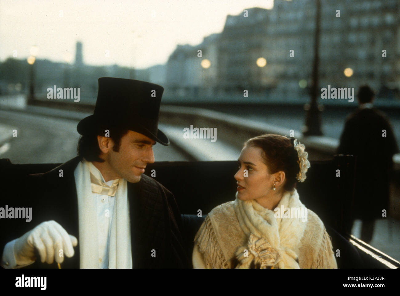 THE AGE OF INNOCENCE [US 1993] DANIEL DAY-LEWIS as Newland Archer ...
