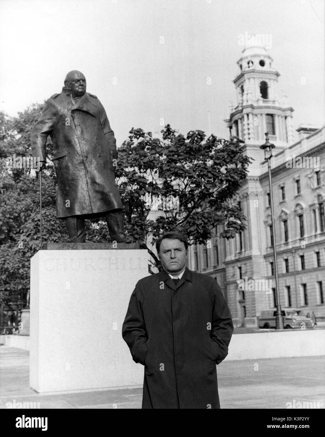 HENNESSY [BR 1975] ROD STEIGER Date: 1975 Stock Photo - Alamy