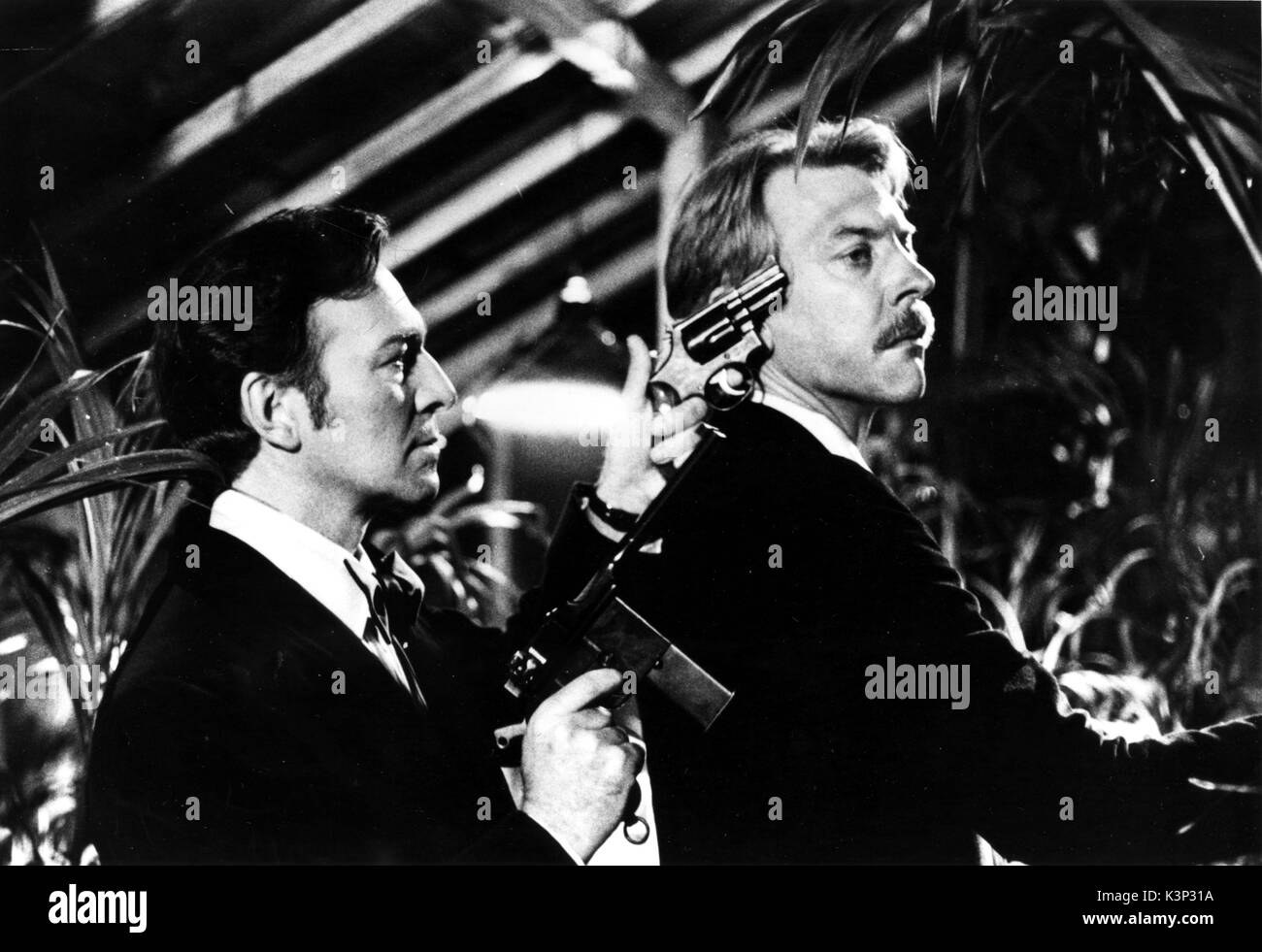 THE DISAPPEARANCE [BR / CAN 1977] [L-R] CHRISTOPHER PLUMMER, DONALD ...