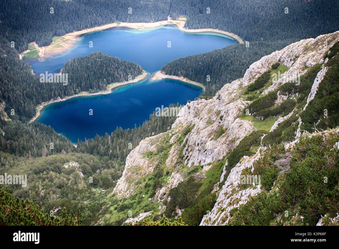 Crno jezero hi-res stock photography and images - Alamy