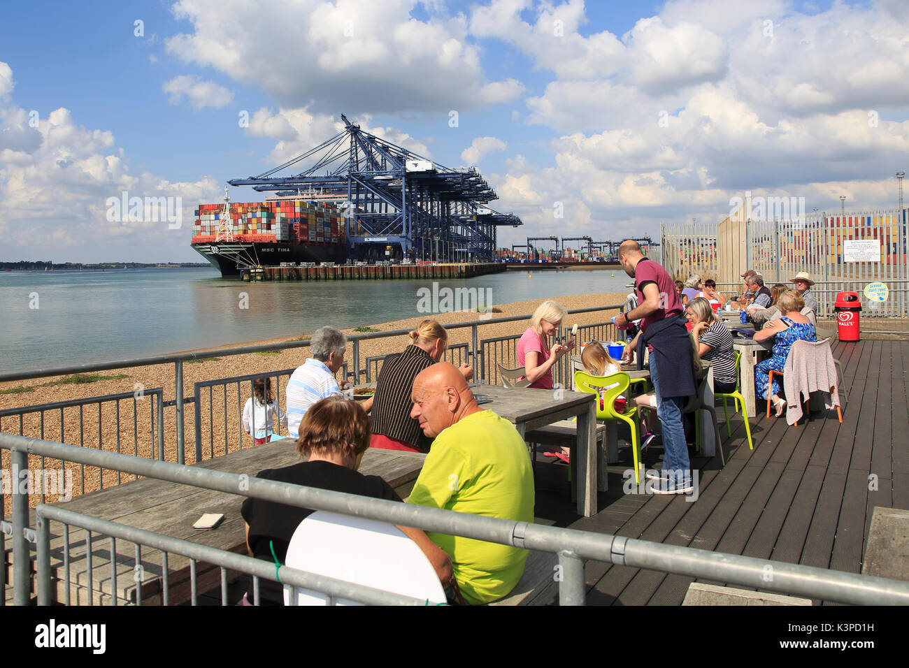 Felixstowe docks cafe hi-res stock photography and images - Alamy