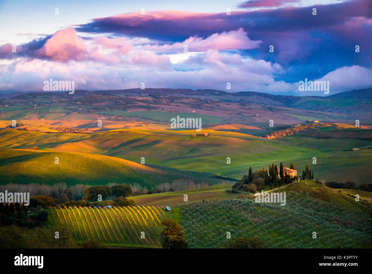 Sunset sky over tuscany hi-res stock photography and images - Alamy