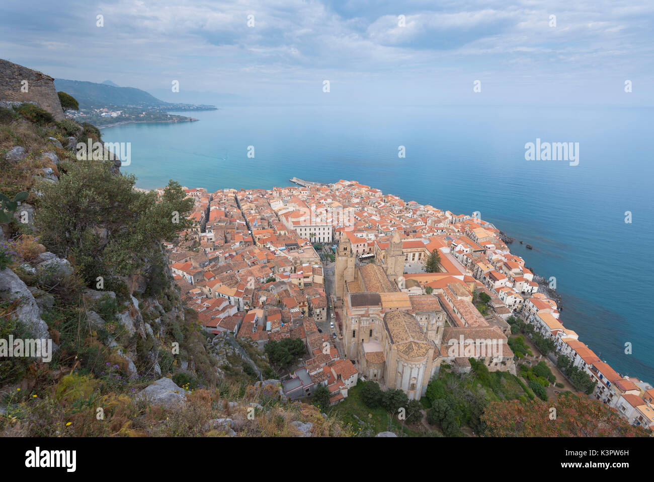 View city cefalu basilica hi-res stock photography and images - Alamy