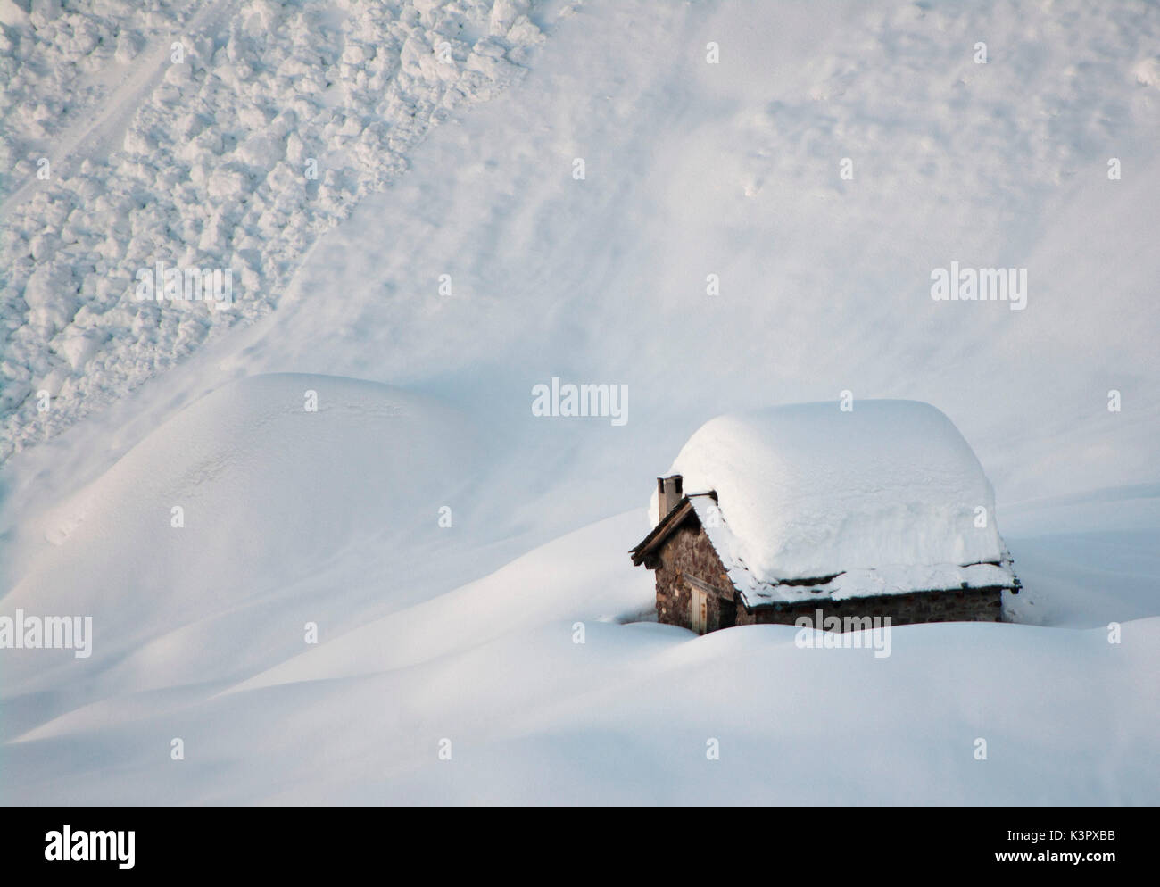Buried by snow hi-res stock photography and images - Alamy