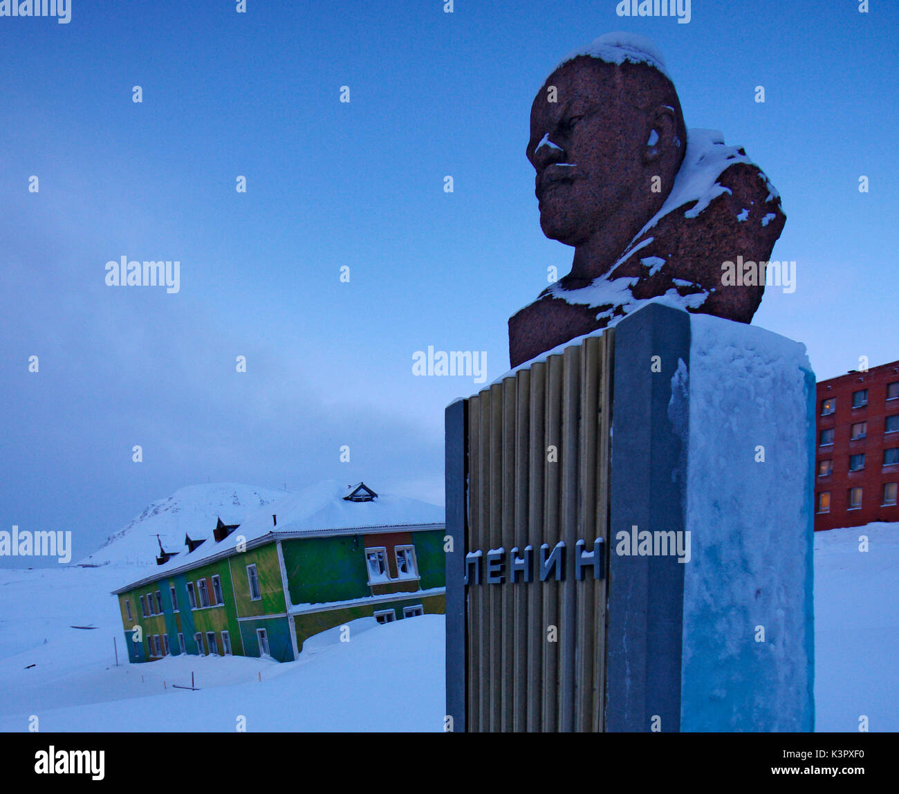 Staue of lenin hi-res stock photography and images - Alamy