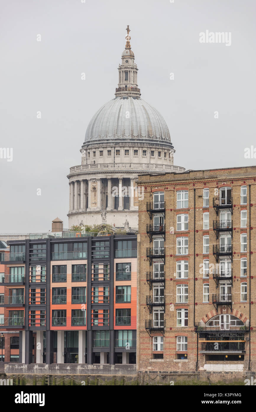 English buildings hi-res stock photography and images - Alamy