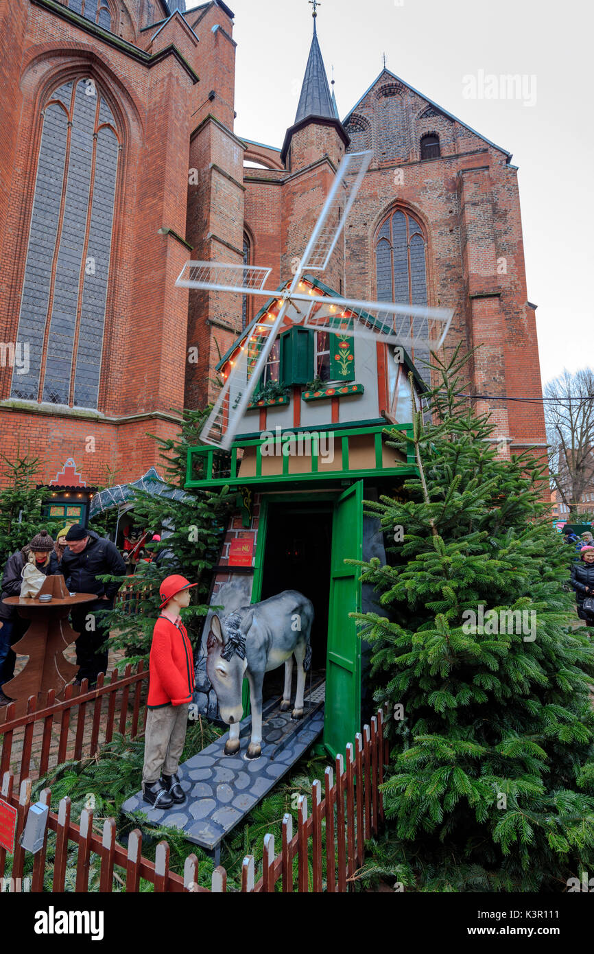 Amusement park and Christmas decorations in the Medieval and Gothic ...