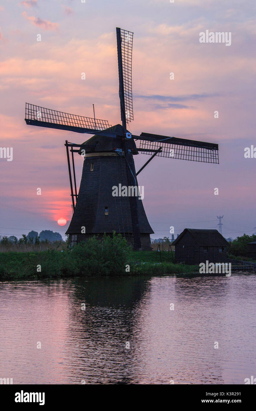 Pink windmill hi-res stock photography and images - Alamy