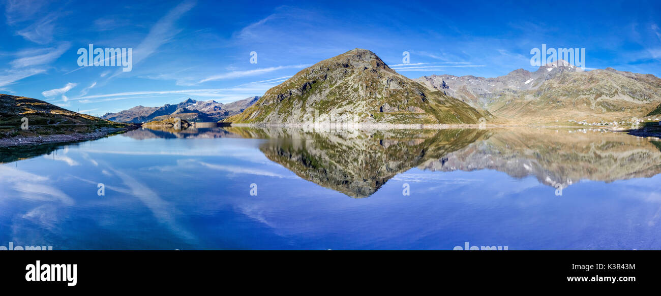 Lake of montespluga hi-res stock photography and images - Alamy