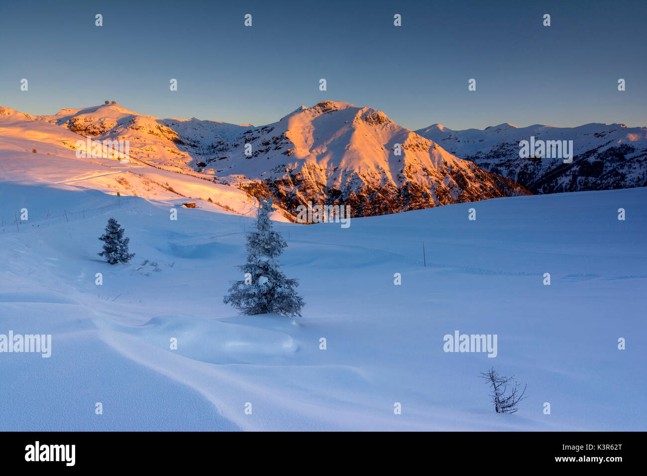 Maniva mount hi-res stock photography and images - Alamy