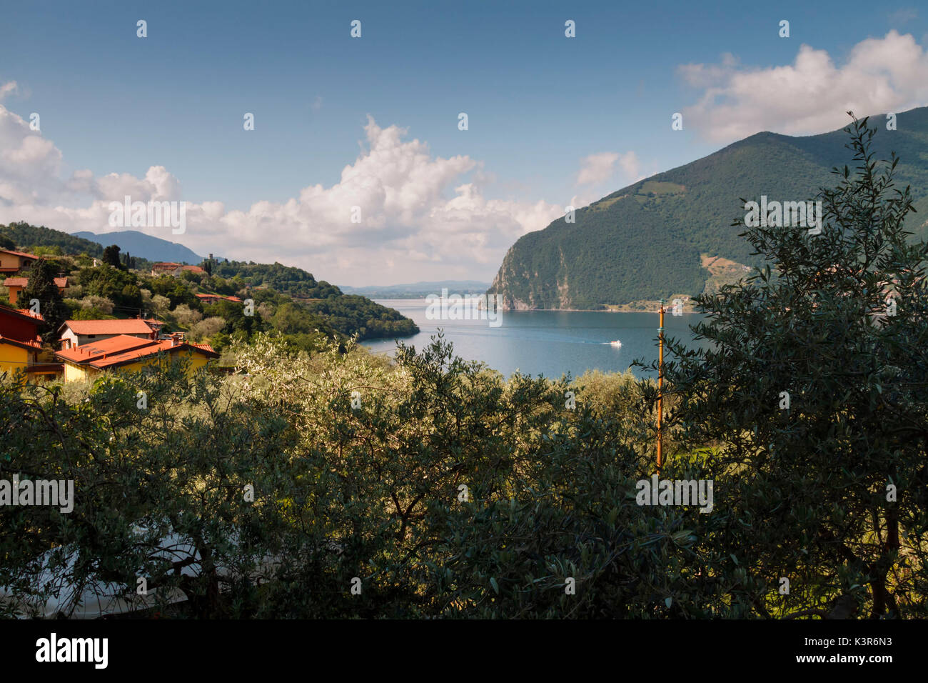 Montisola hi-res stock photography and images - Alamy