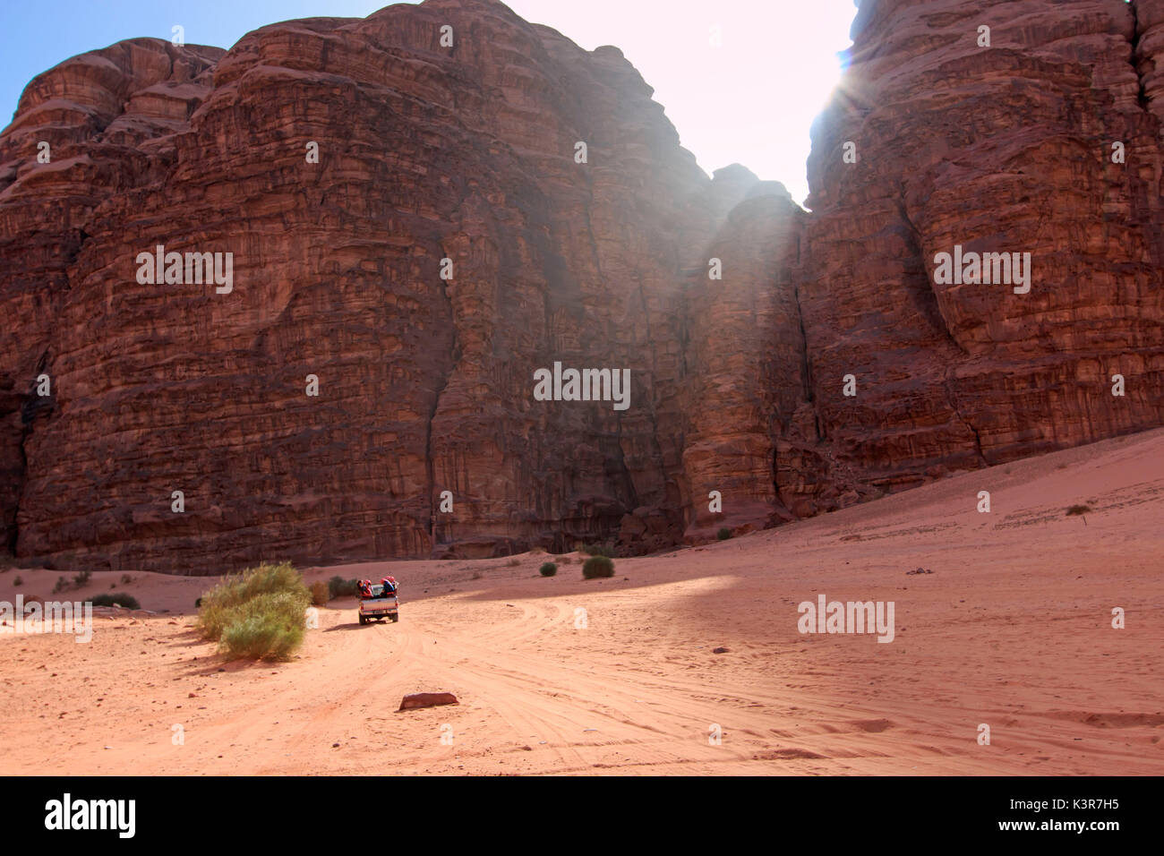 Car driving through desert High Resolution Stock Photography and Images ...