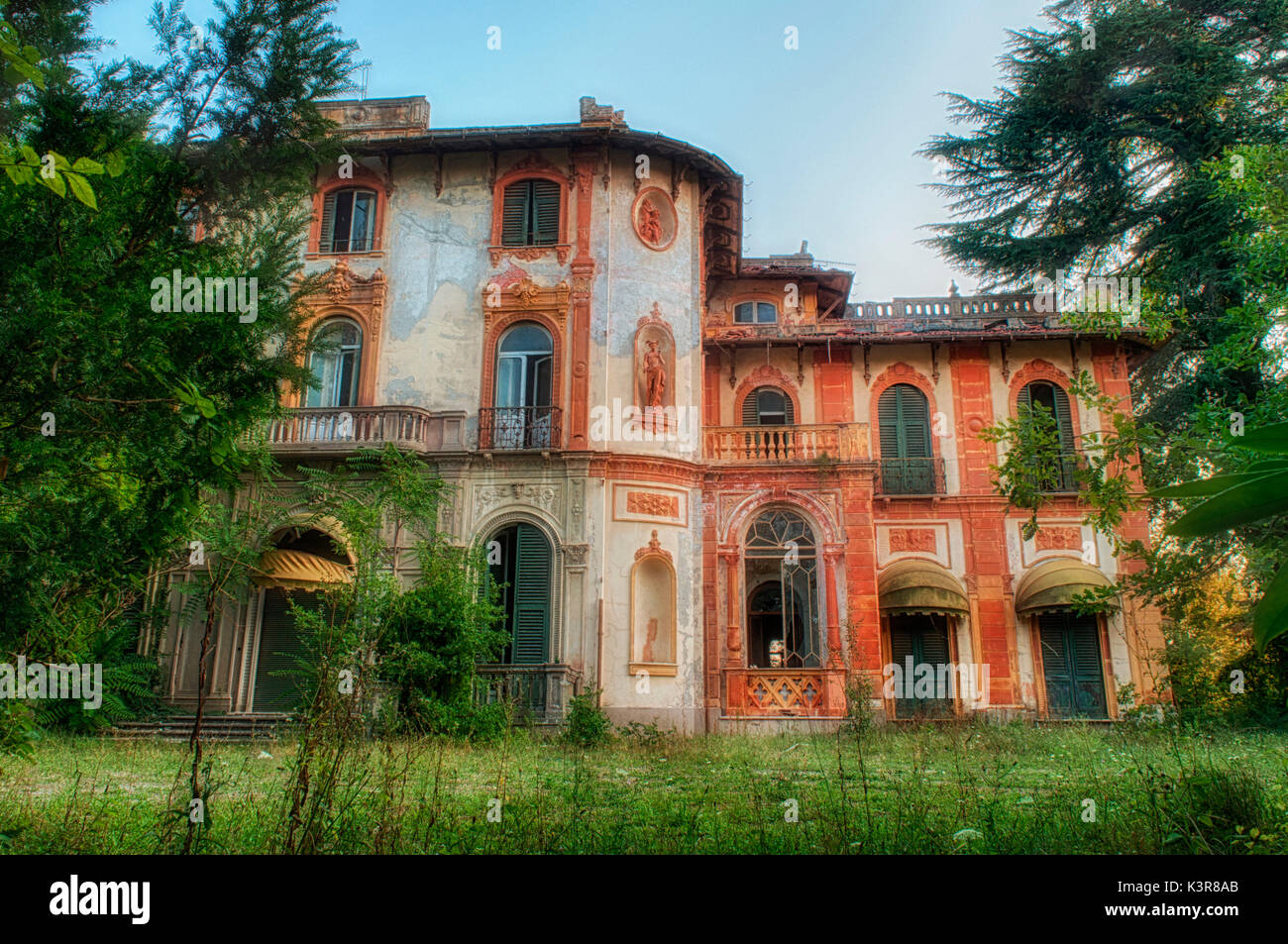 Novi Ligure, Piemonte, Italy, Abandoned house 1800 Stock Photo - Alamy