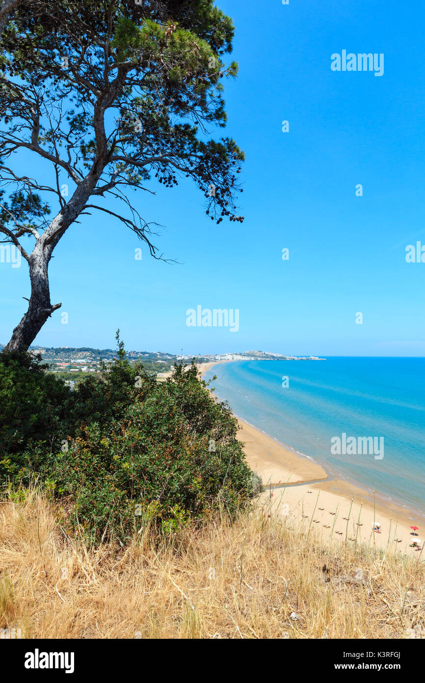 Summer Lido di Portonuovo Adriatic sea beach view (Vieste, Gargano ...