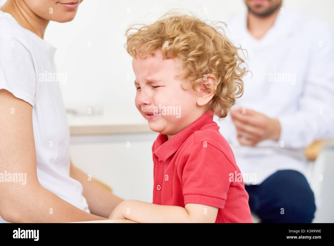 Scared hugging hi-res stock photography and images - Alamy