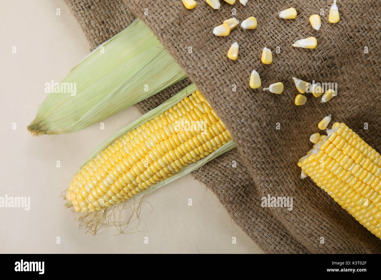 Green corn leaf texture hi-res stock photography and images - Alamy