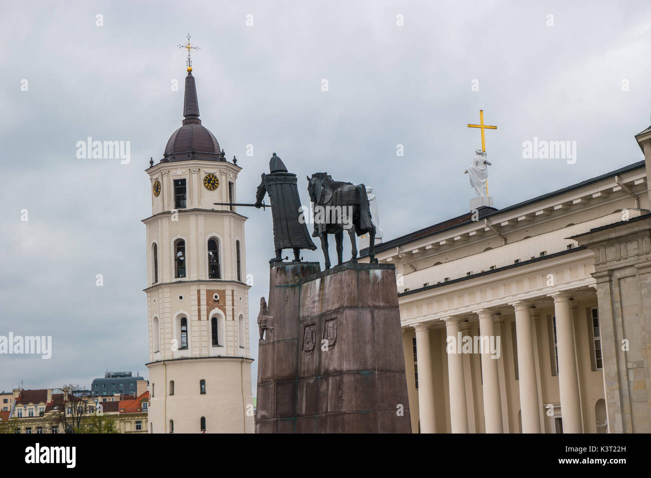 Vilnius cathedral hi-res stock photography and images - Alamy