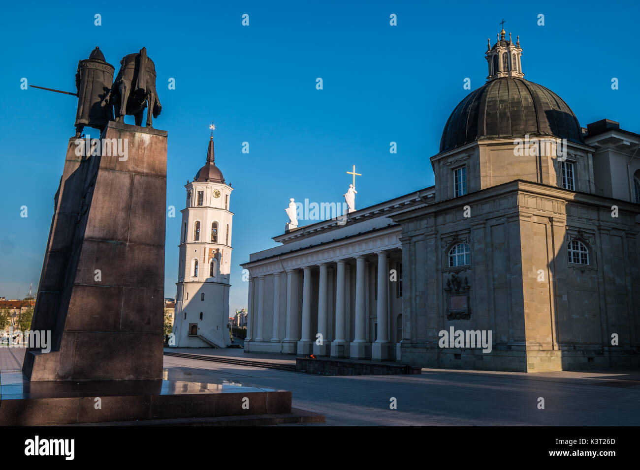Vilnius cathedral basilica hi-res stock photography and images - Alamy