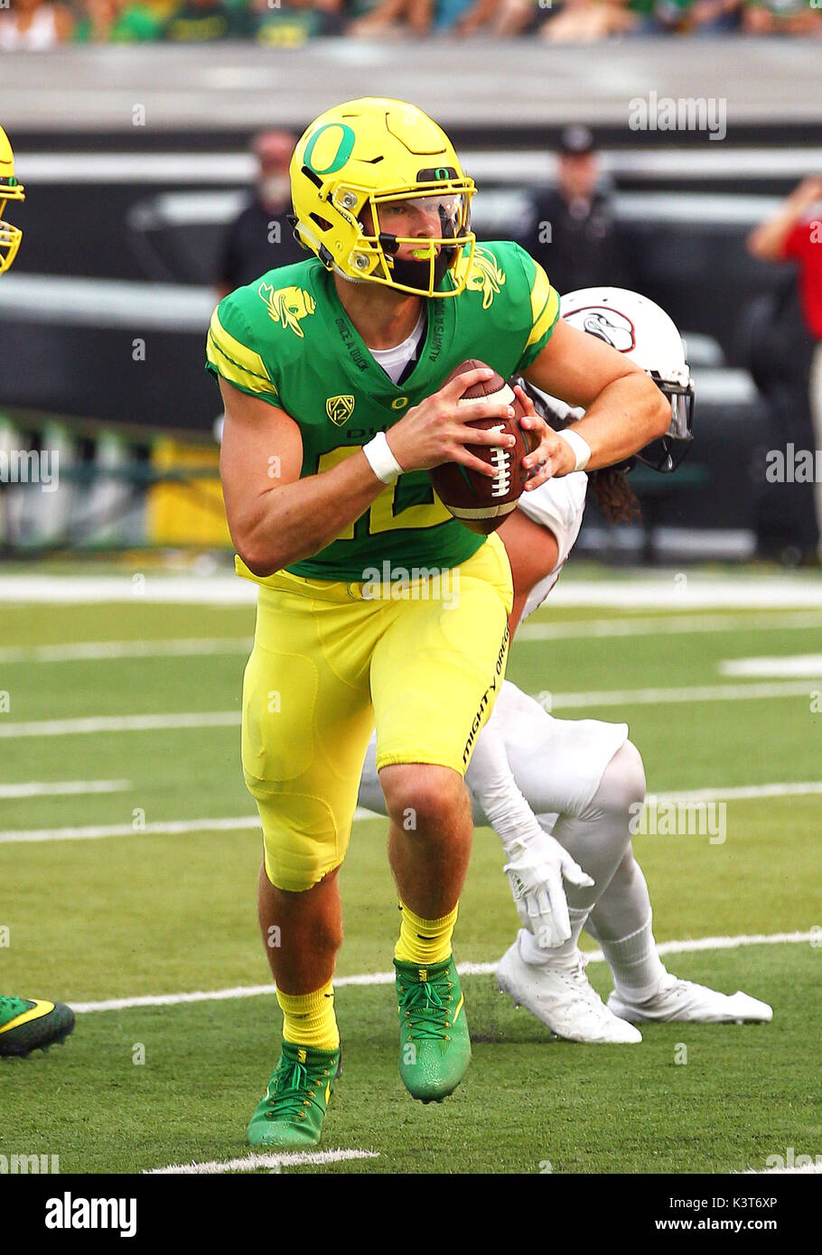 Autzen Stadium, Eugene, OR, USA. 02nd Sep, 2017. Oregon Ducks starting ...